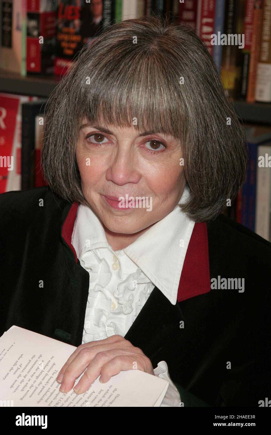 Anne Rice au livre « Christ le Seigneur » signant à la librairie Posman ...