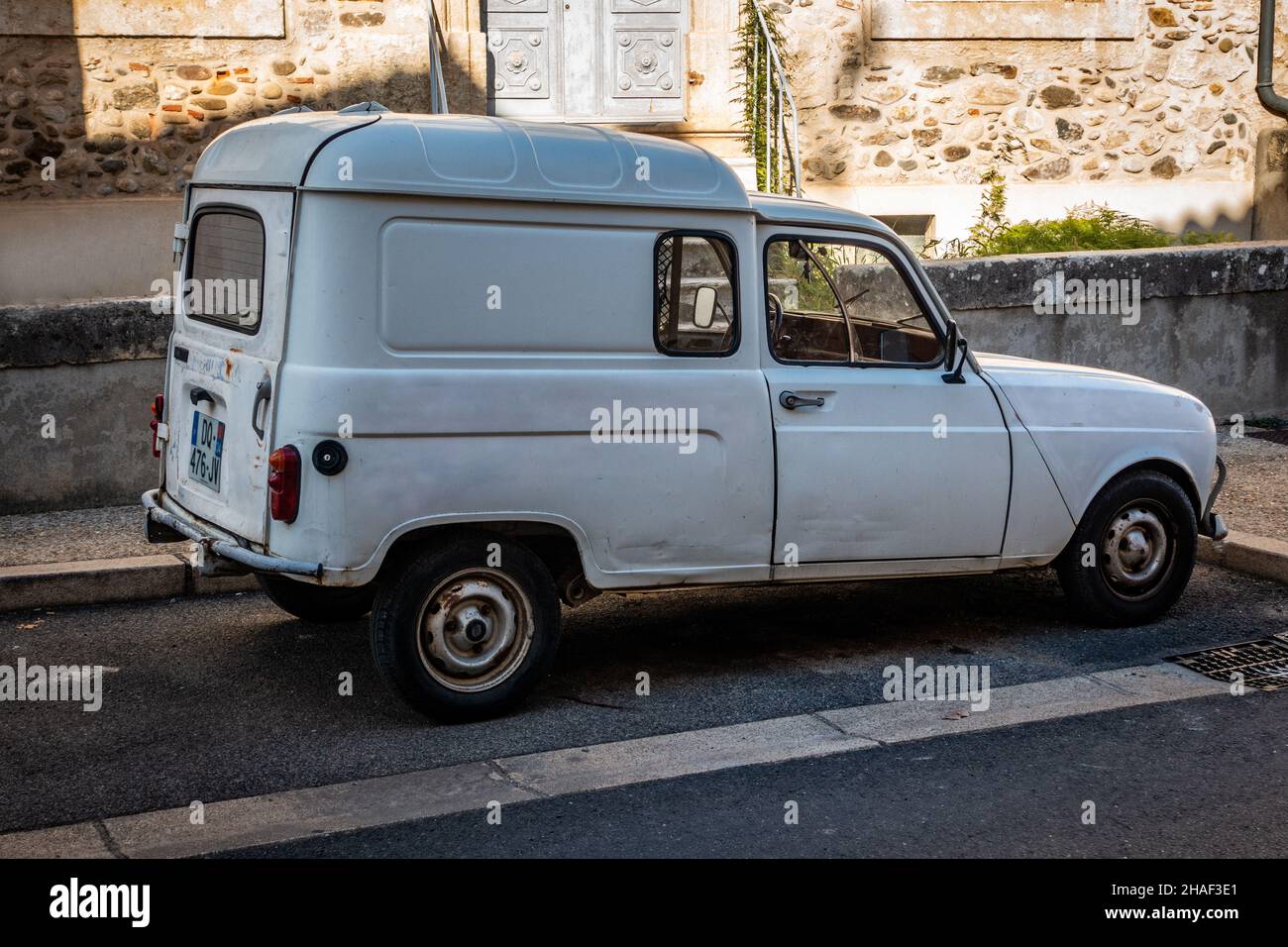 Old renault fourgonette Banque de photographies et d’images à haute ...