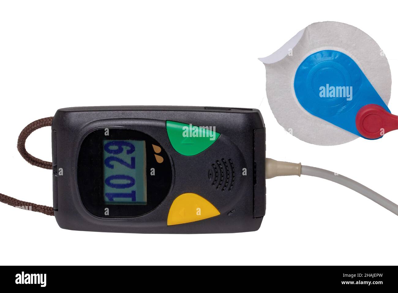 Moniteur cardiaque avec ECG.Gros plan d'un moniteur cardiaque avec EKG ...