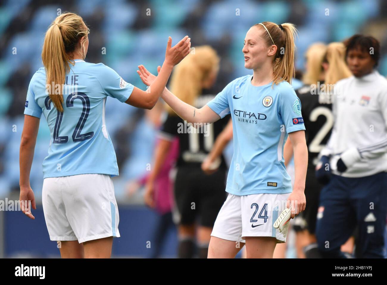 Claire Emslie de Manchester City et Kiera Walsh de Manchester City ...