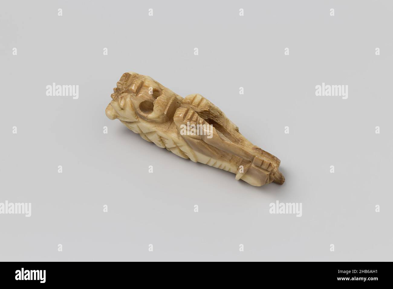 Lion en ivoire sculpté Banque de photographies et d’images à haute ...