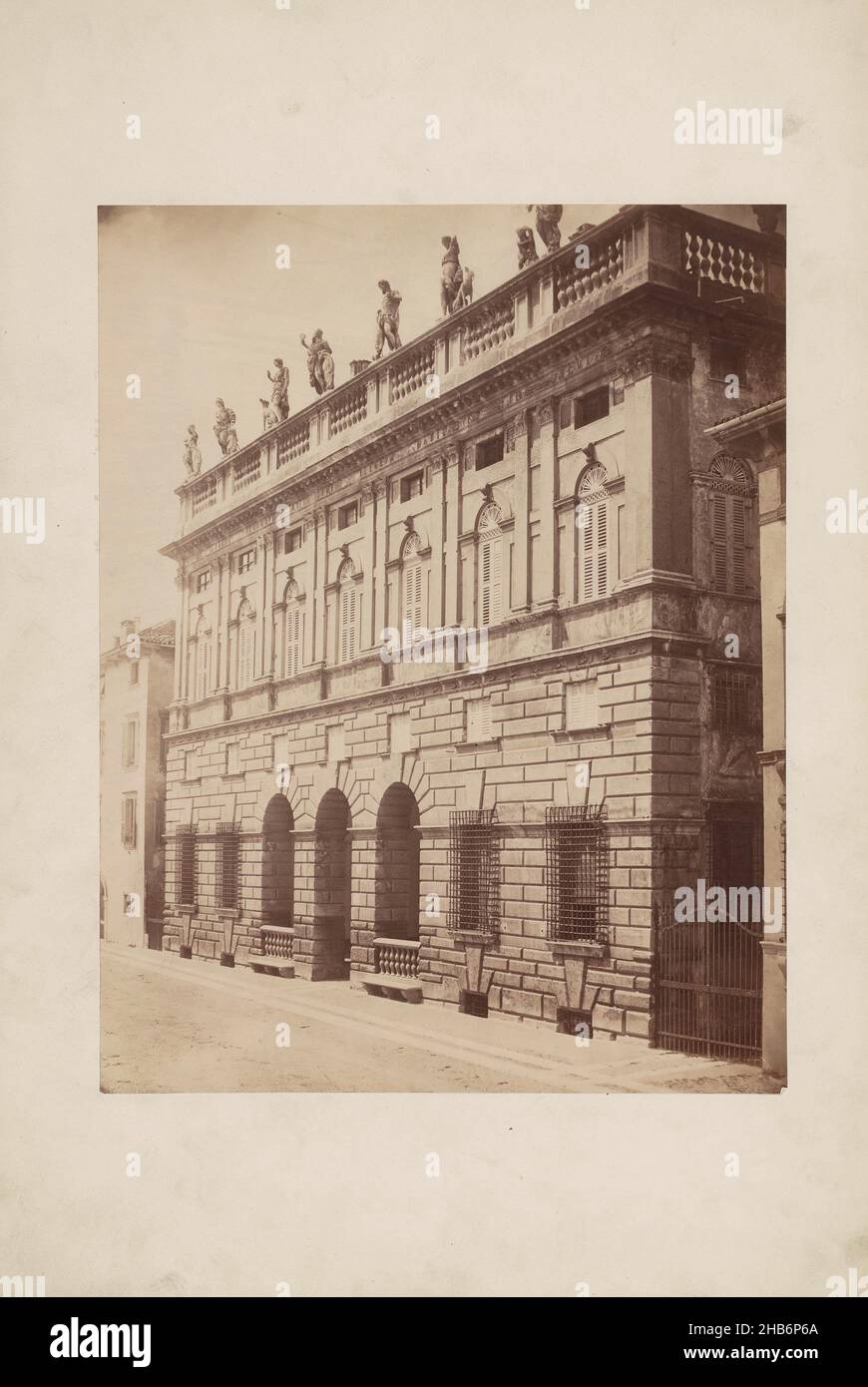 Palais canossa (vérone) Banque de photographies et d’images à haute ...