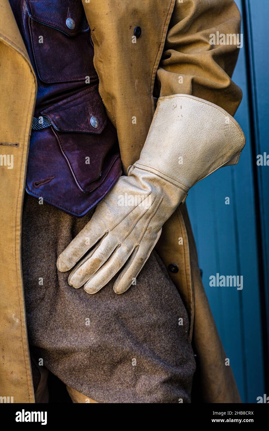 Longs gants Banque de photographies et d’images à haute résolution - Alamy