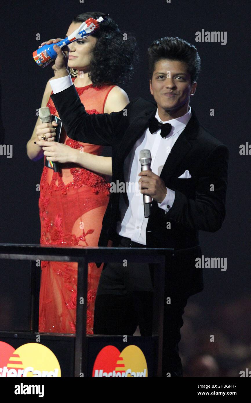 Homme j Banque de photographies et d’images à haute résolution - Alamy