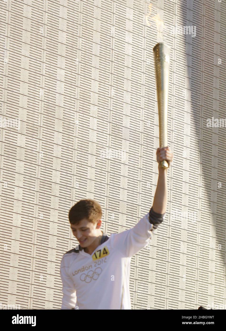 Le porteur de la flamme olympique Tyler Rix au concert de relais de la ...