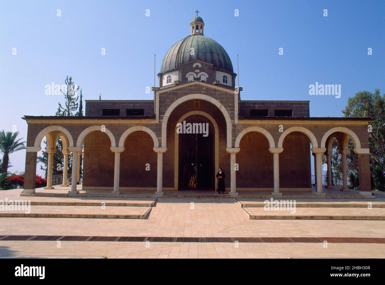 EXTÉRIEUR-FACHADA PORTICADA-1930-SEGUN EVANGELIO JESUS REALIZO AQUI SUS ...