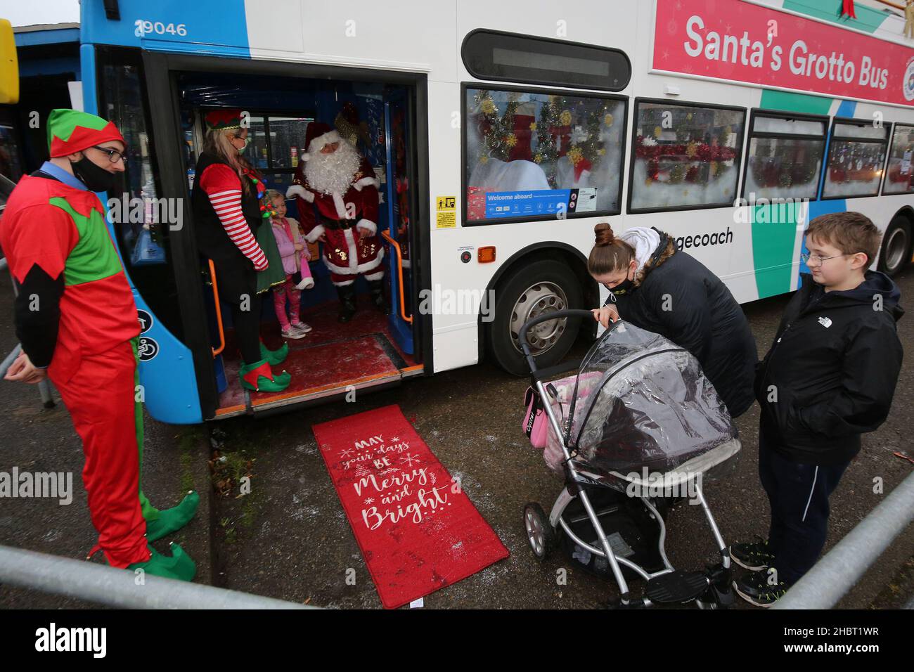Ayr, Ayrshire, Écosse : les bus Stagecoach Santa viennent en ville par ...