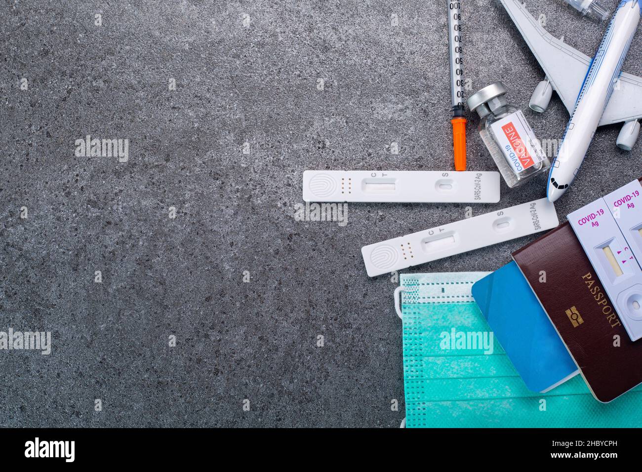 Test rapide avec kit de test d'antigène nasal et de salive pour un test ...