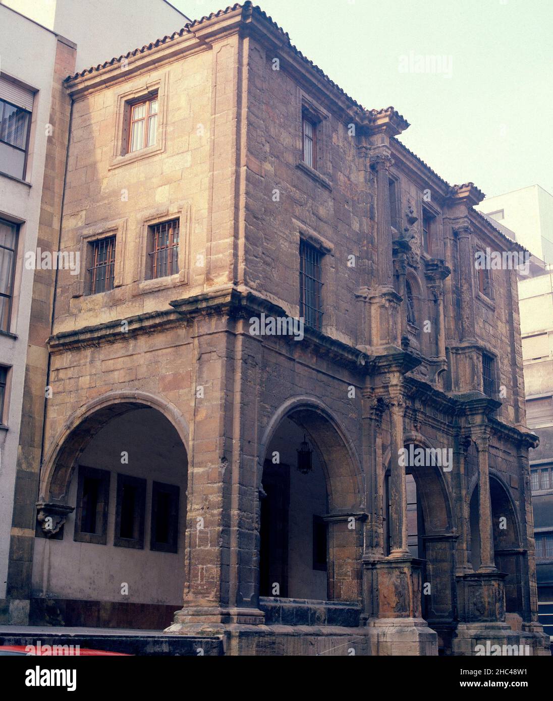 ANTIGUO CONVENTO DE SANTA CLARA - EDIFICIO DEL SIGLO XVIIIAUTEUR: MENENDEZ PEDRO ANTONIO ...