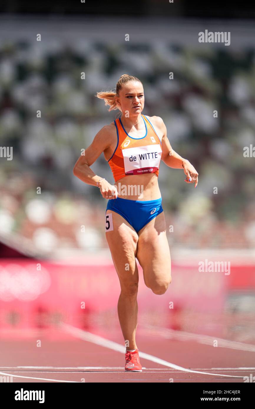 Lisanne de Witte participant à la demi-finale des 400 mètres des Jeux ...