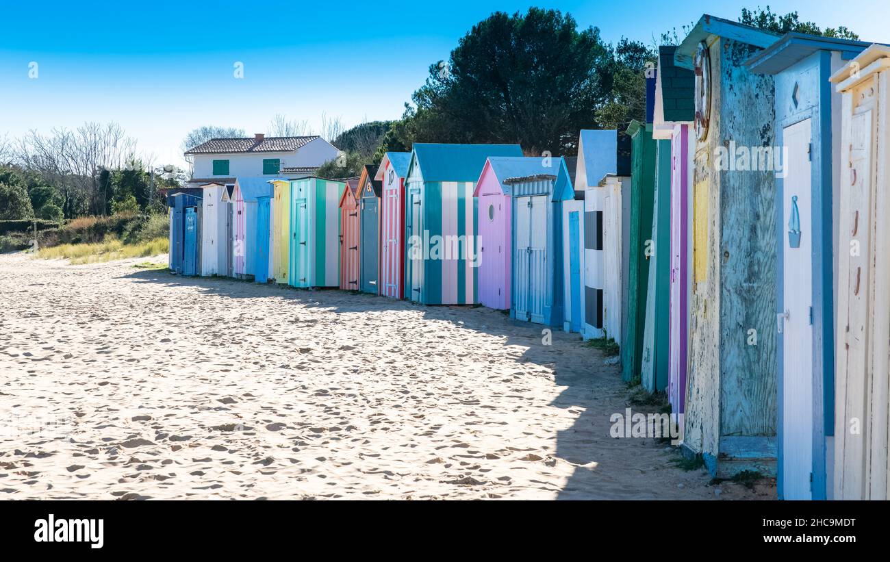 Cabines De Plage En Bois