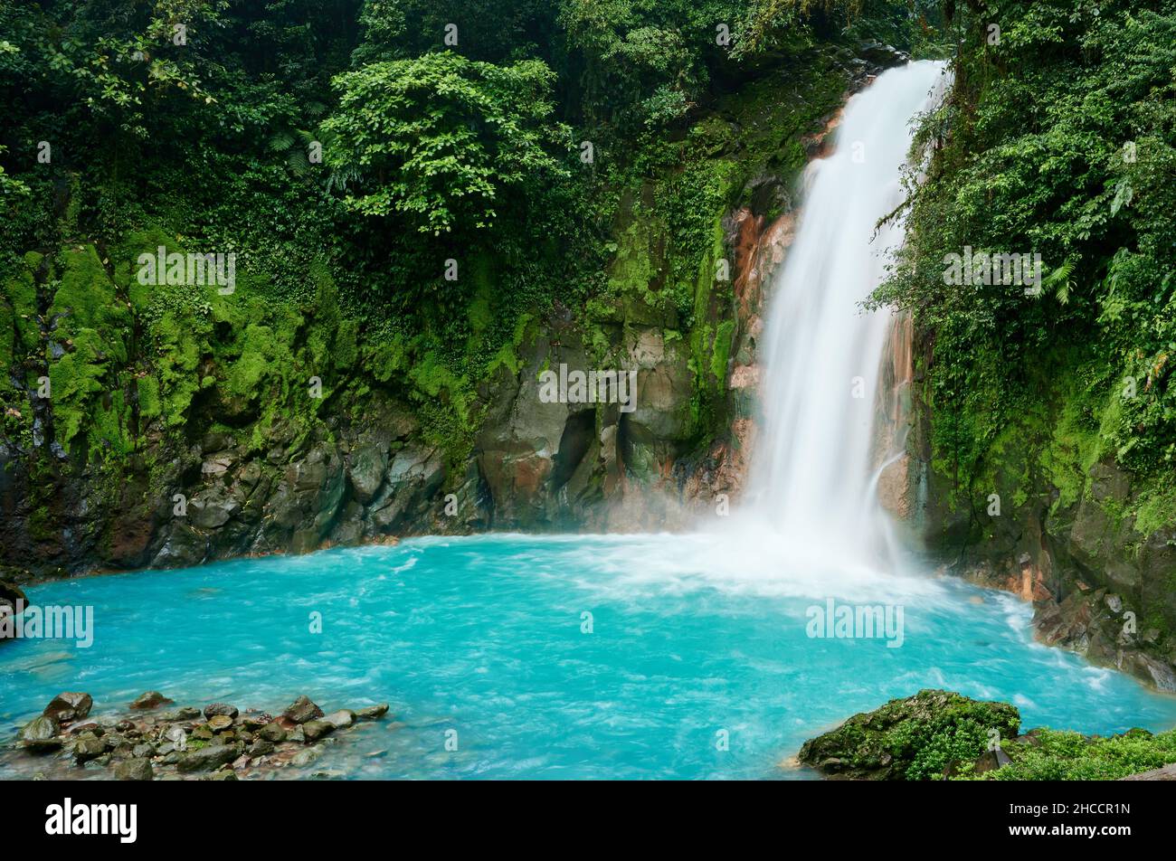 Catarata Río Celeste, cascade de la rivière bleue Rio Celeste, Parque ...