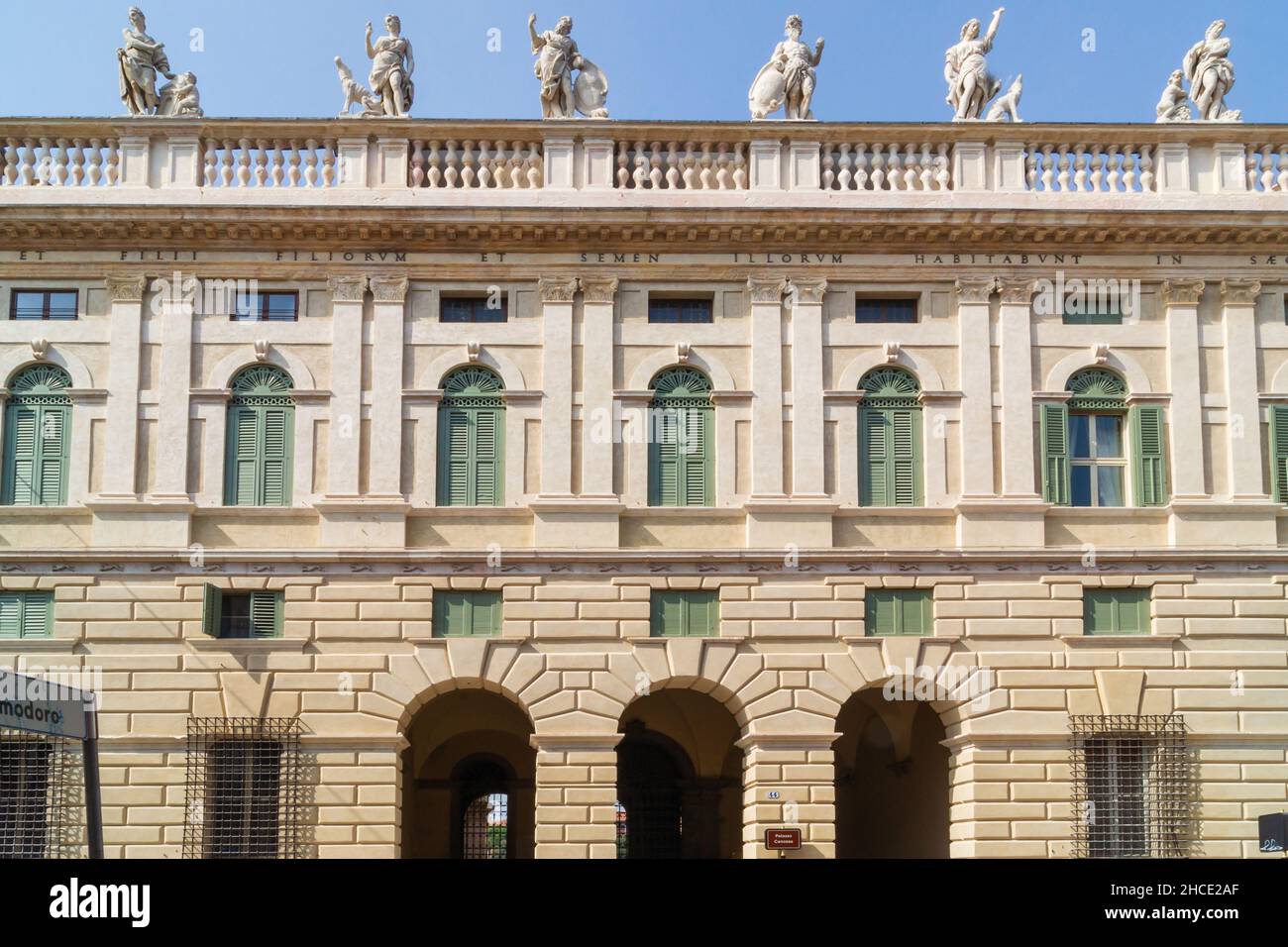 Palais canossa (vérone) Banque de photographies et d’images à haute ...