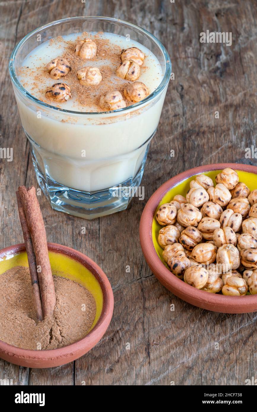 Boza, boisson traditionnelle turque de blé fermenté, appelée « Boza ...