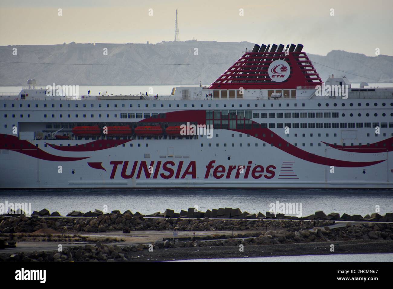 Tunisia ferries tanit Banque de photographies et d’images à haute ...