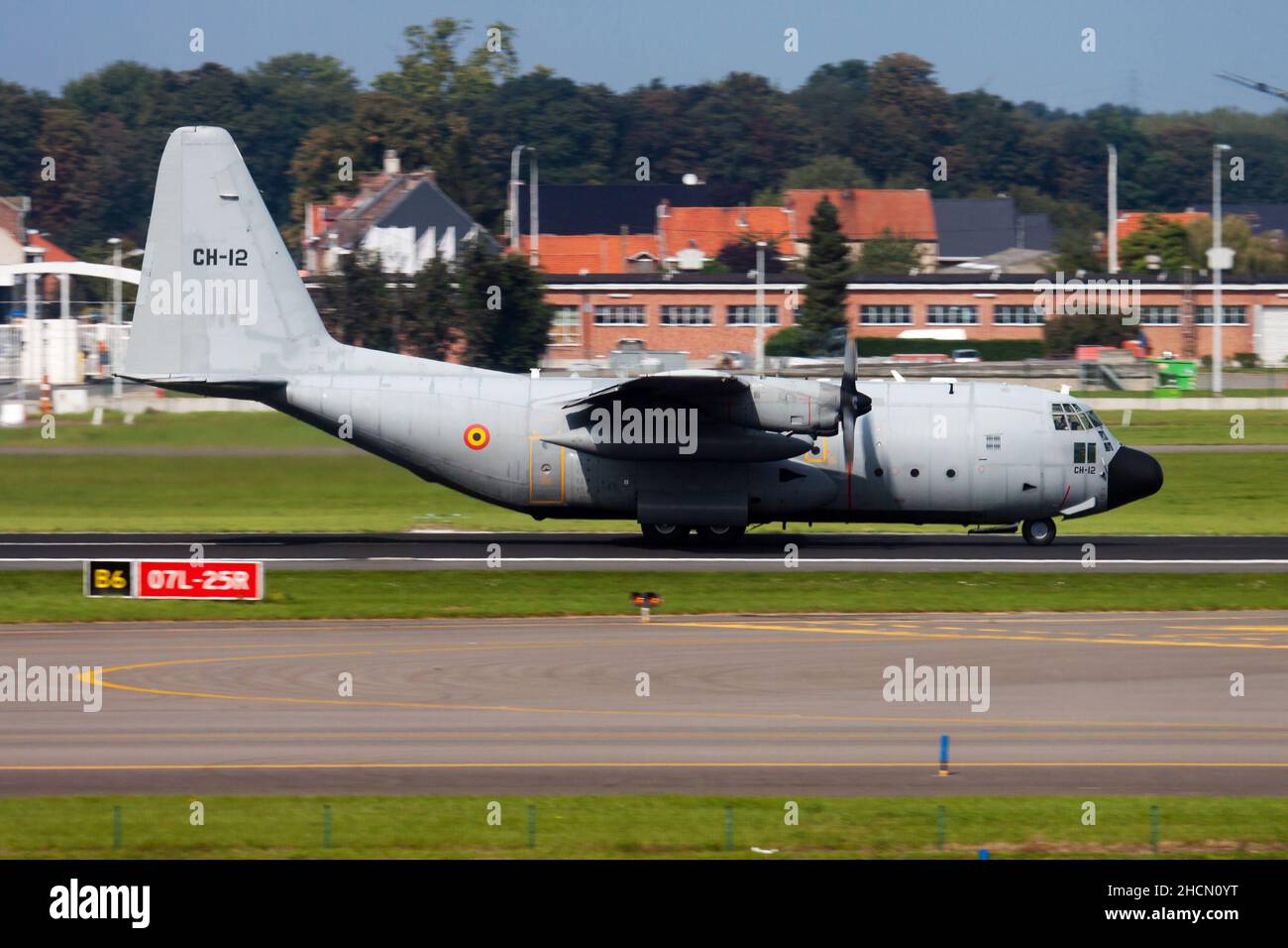 Bruxelles, Belgique - 15 septembre 2014 : avion de transport militaire ...