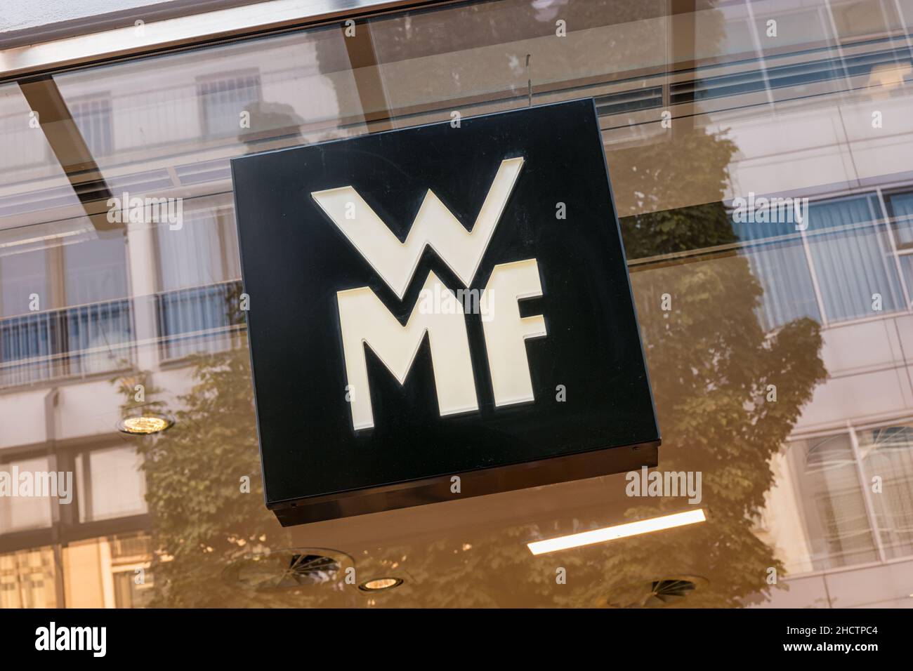 Le logo de la marque « WMF ».WMF est un fabricant de vaisselle, avec un ...