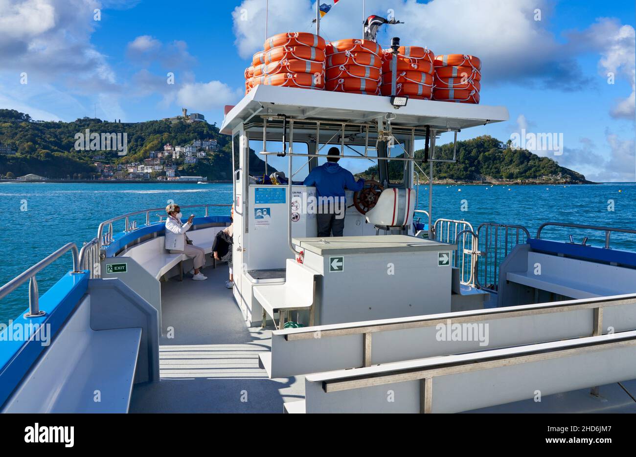 Bateau dexcursion touristique Banque de photographies et d’images à ...