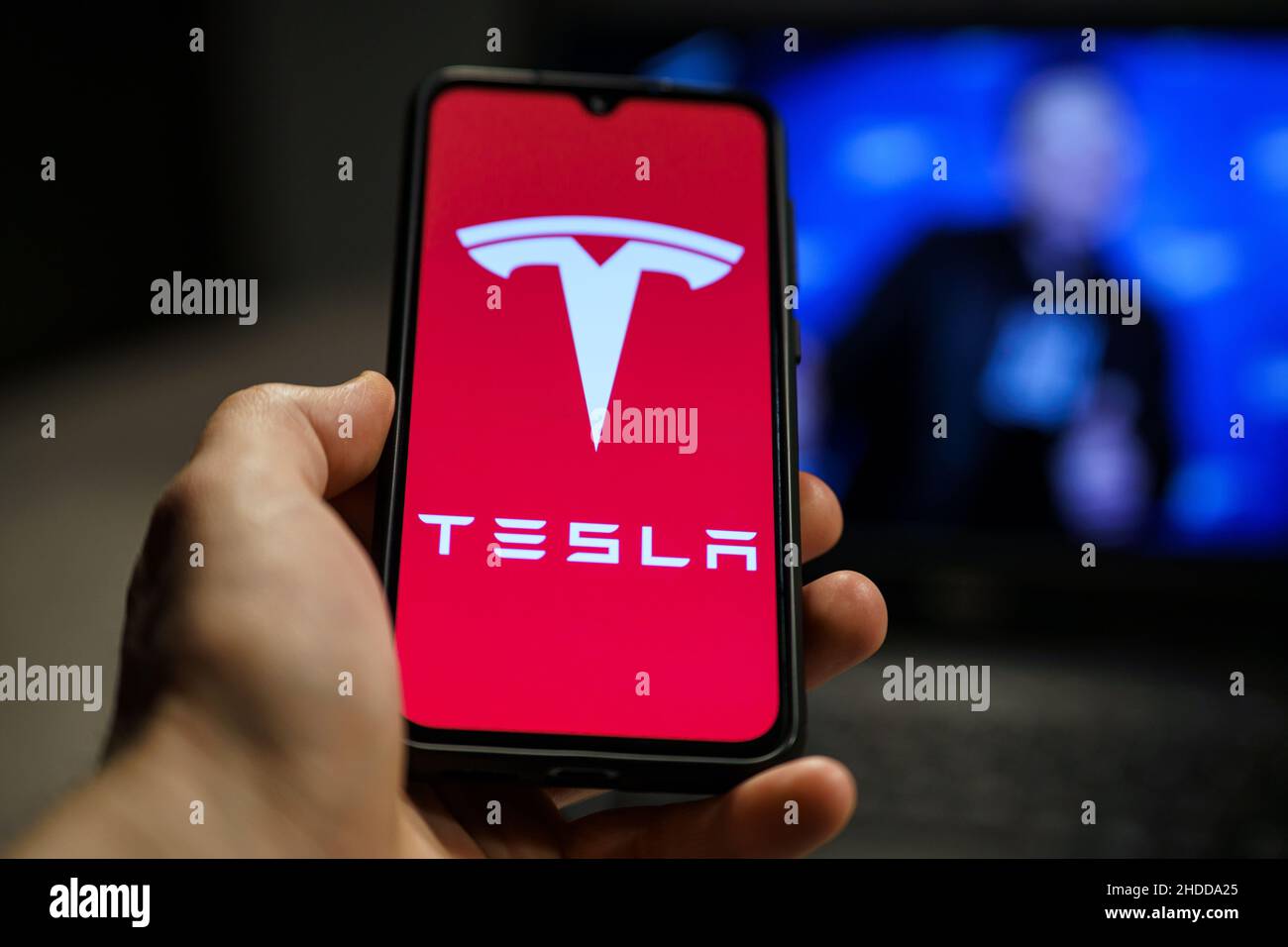 Smartphone Tesla modèle Pi.Téléphone par la société Tesla d'Elon Musk ...