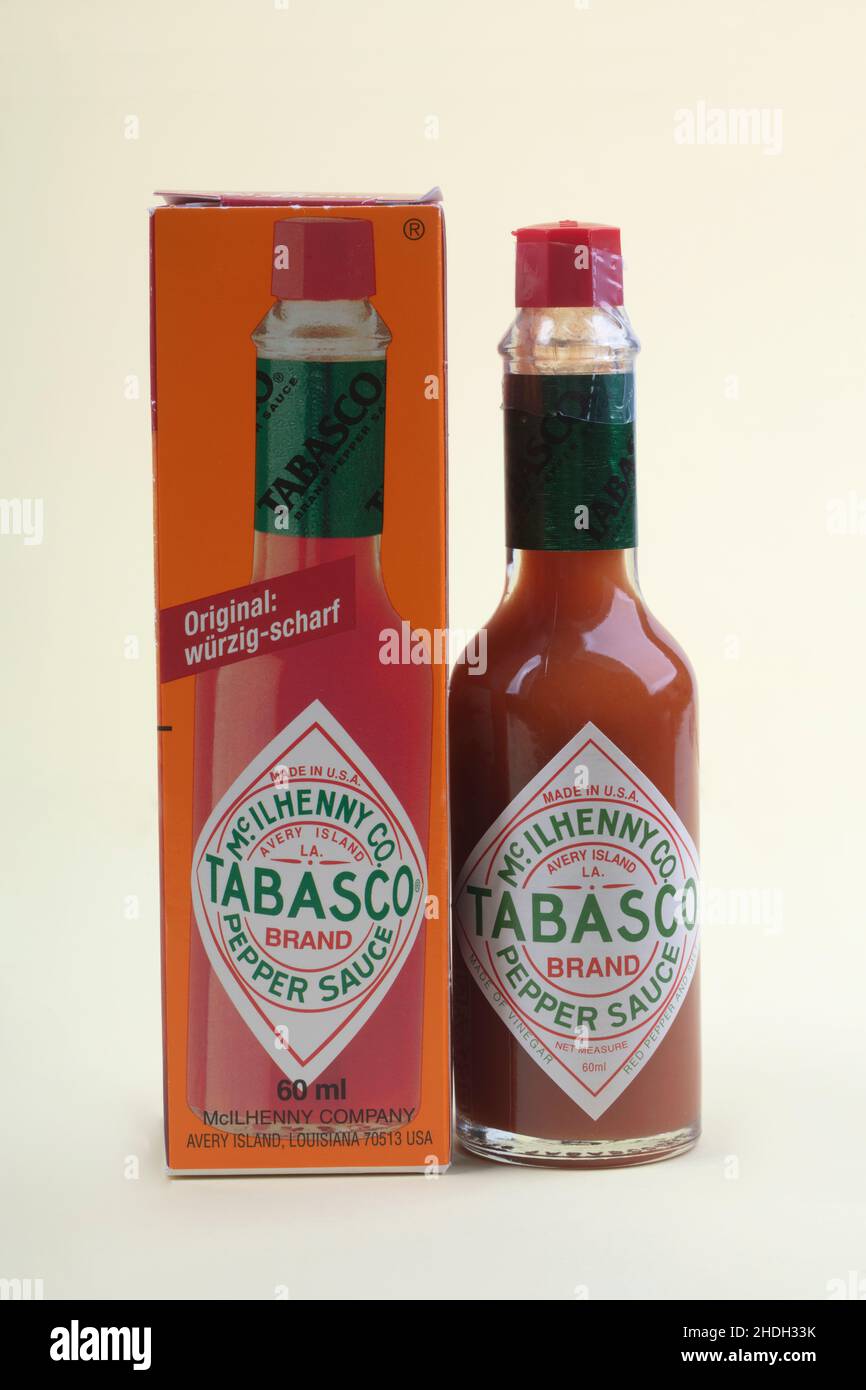 Tabasco sauce bottles Banque de photographies et d’images à haute ...
