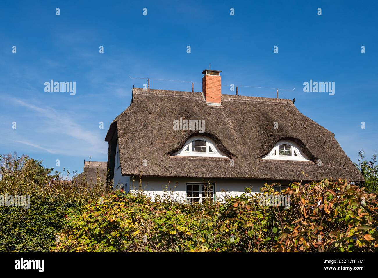 toit de chaume, maison à toit de chaume, toits de chaume, maisons à ...