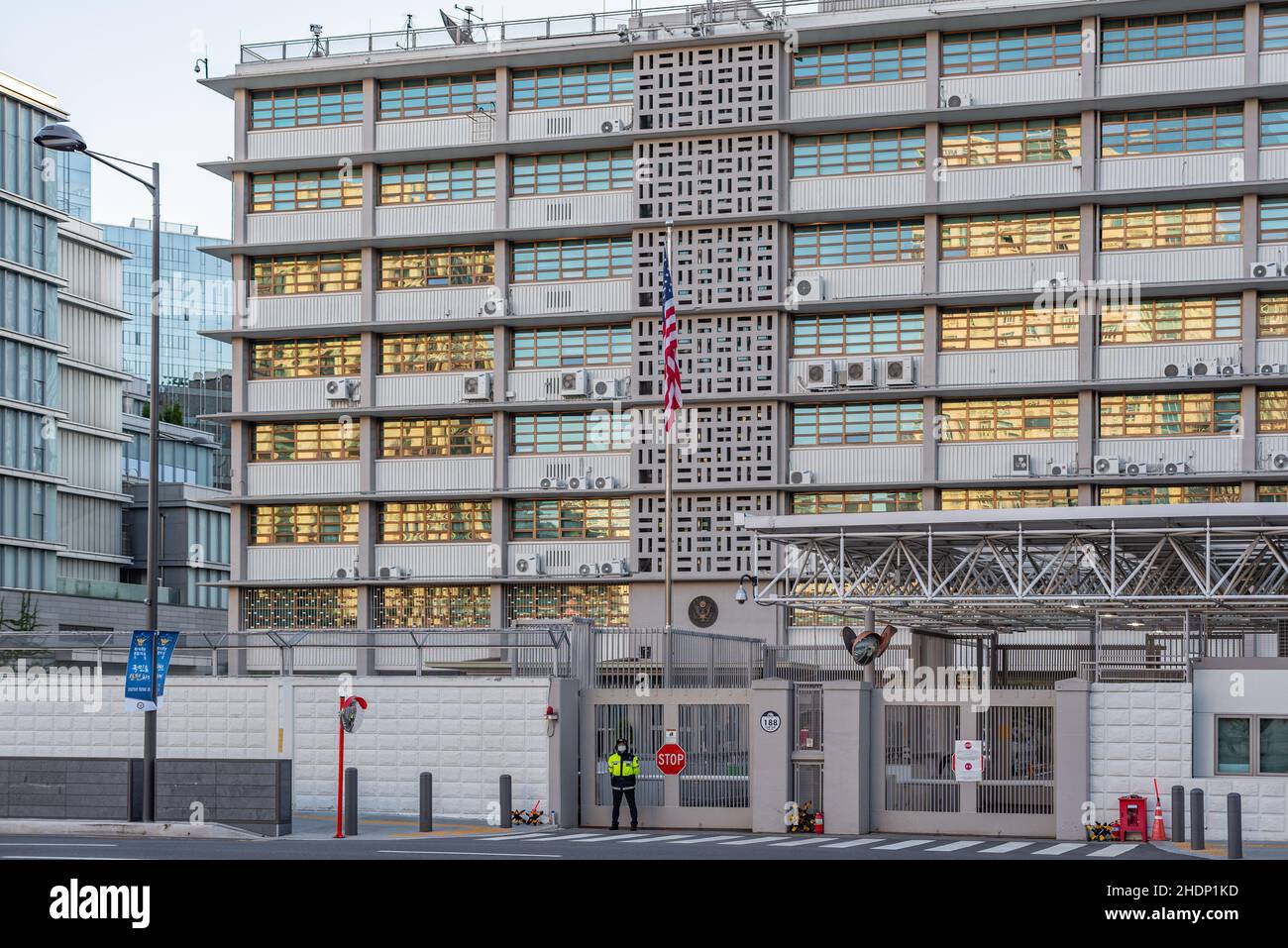 American consulate embassy Banque de photographies et d’images à haute ...