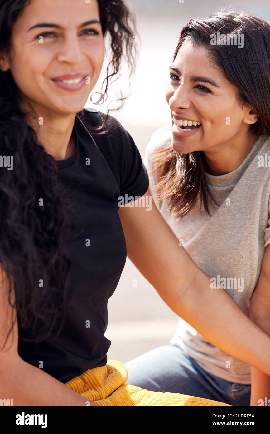 Rire rigoler Banque de photographies et d’images à haute résolution - Alamy