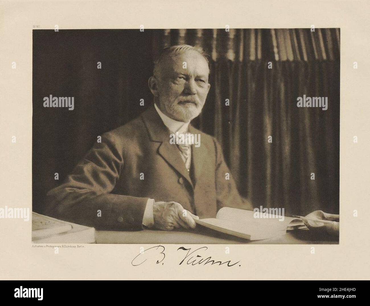 Rudolf bernhard Banque de photographies et d’images à haute résolution ...
