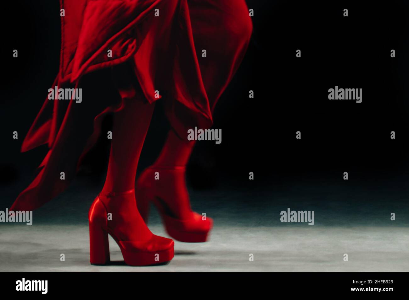 Femme jambes talons aiguilles Banque de photographies et d’images à ...