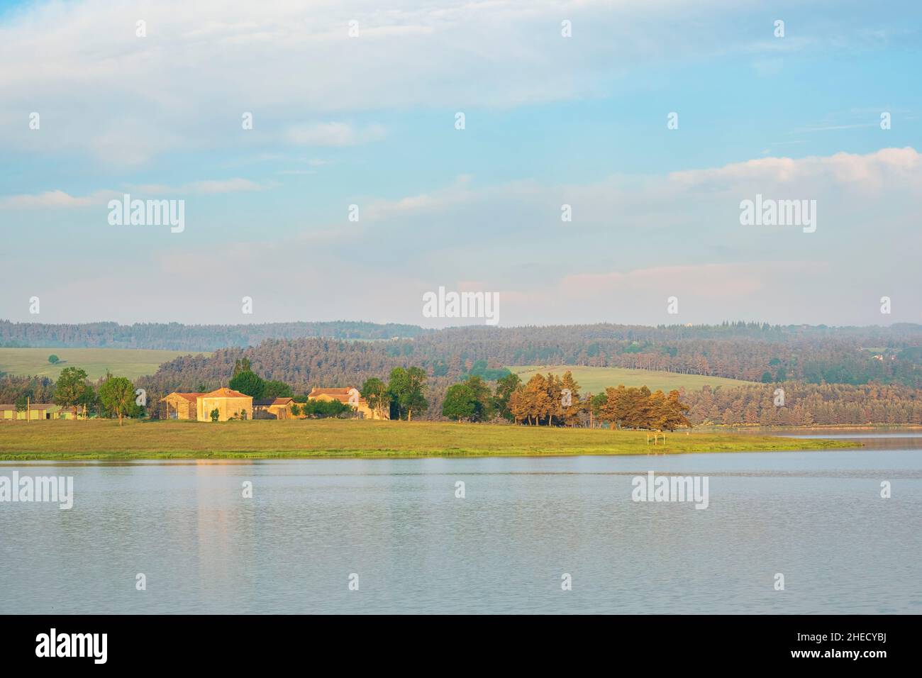 Lake naussac langogne france Banque de photographies et d’images à ...