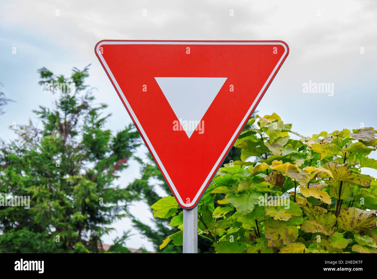Panneau De Signalisation Triangulaire Vide Banque d'image et photos - Alamy