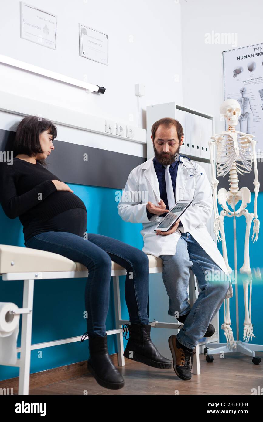 Squelette humain enceinte Banque de photographies et d’images à haute ...