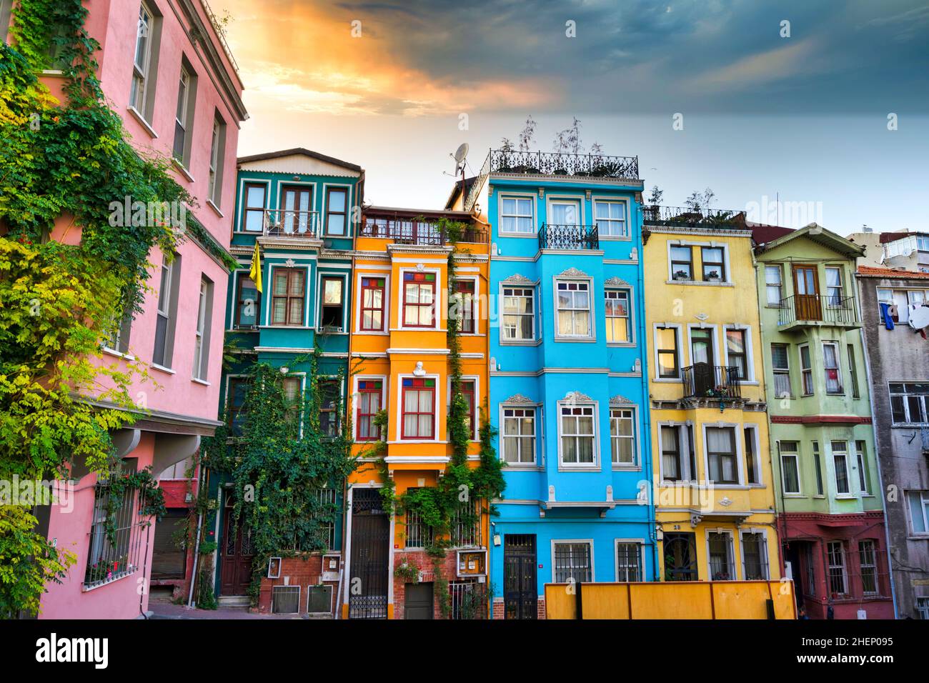 Istanbul balat paint Banque de photographies et d’images à haute ...