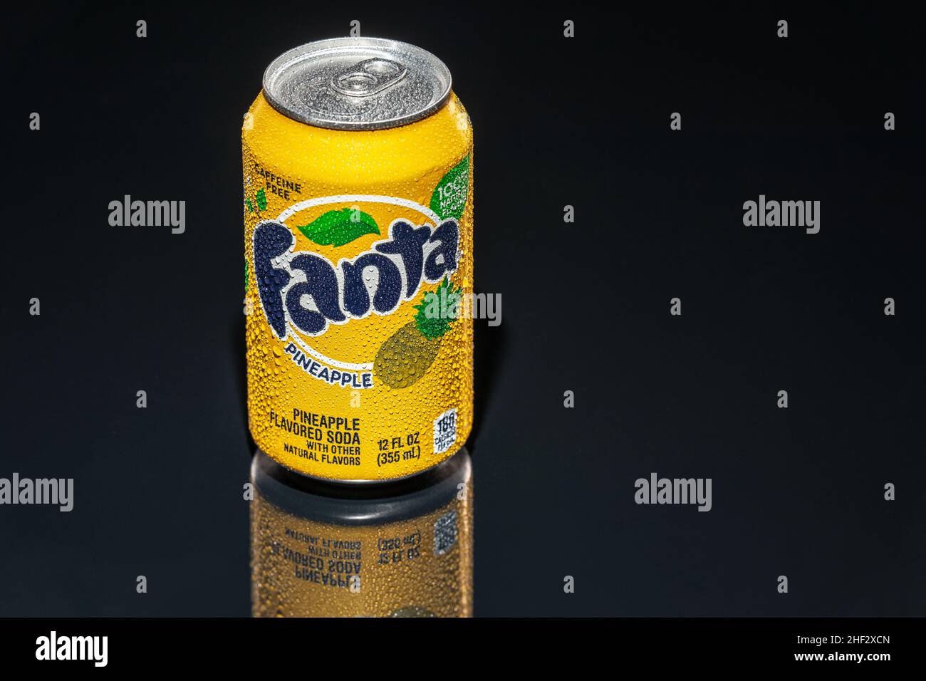 Fanta ananas Banque de photographies et d’images à haute résolution - Alamy