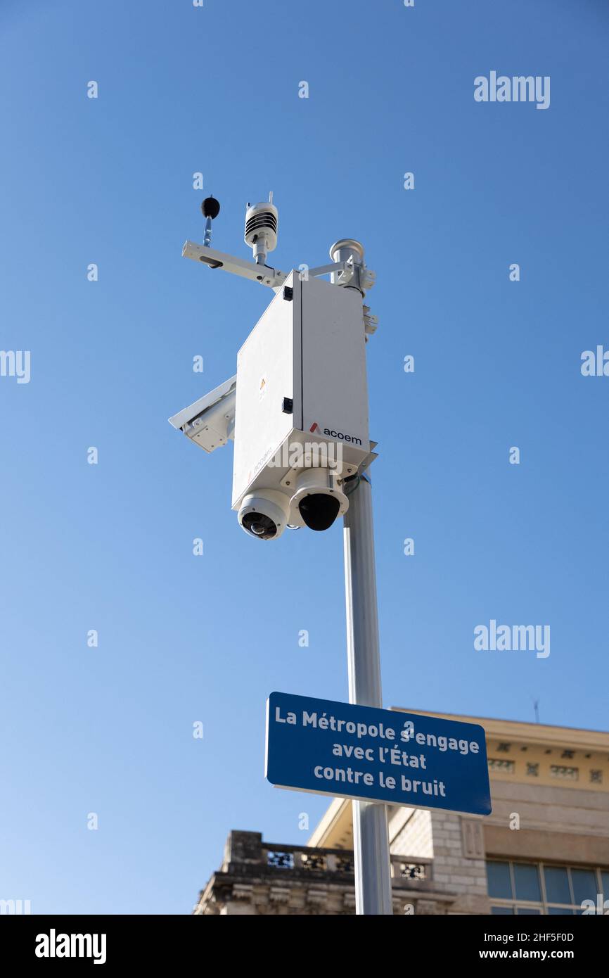Lancement de l'expérience radar de bruit à Nice, France, le 14 janvier ...