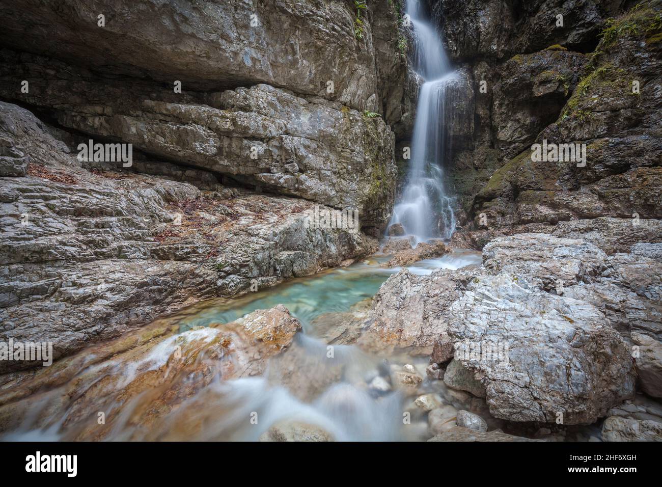 Cascade naturelle Banque de photographies et d’images à haute ...