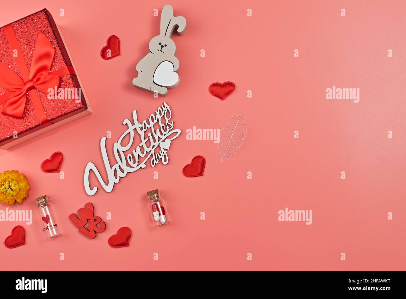 Le mot « Saint-Valentin ».J'adore les blocs de bois.Thème de l'amour ...