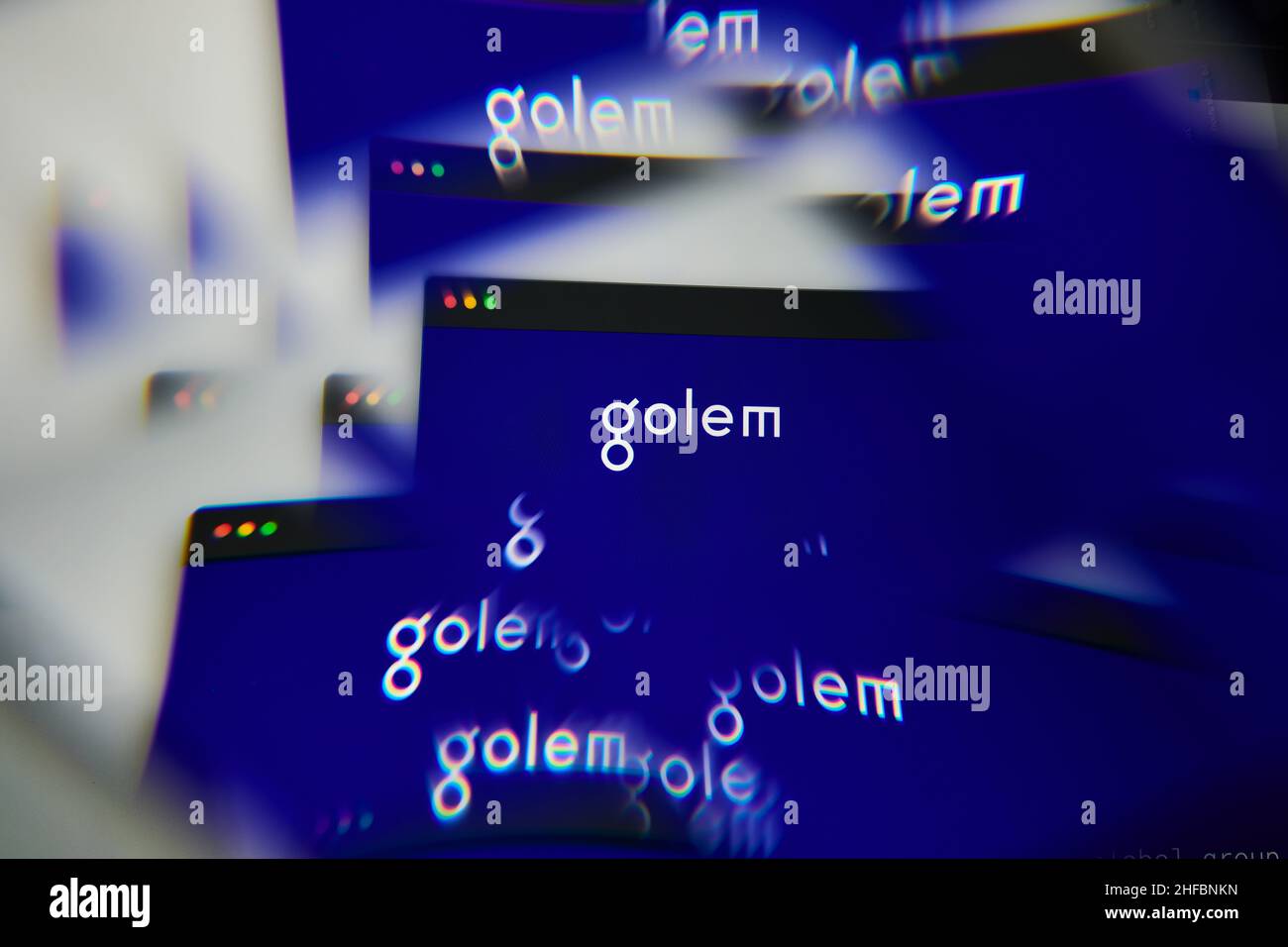 Milan, Italie - 11 janvier 2022: golem - logo GLM sur écran d ...