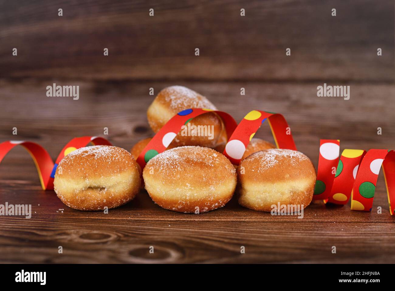 'Berliner Pfannkuchen', un donut allemand traditionnel comme un dessert ...
