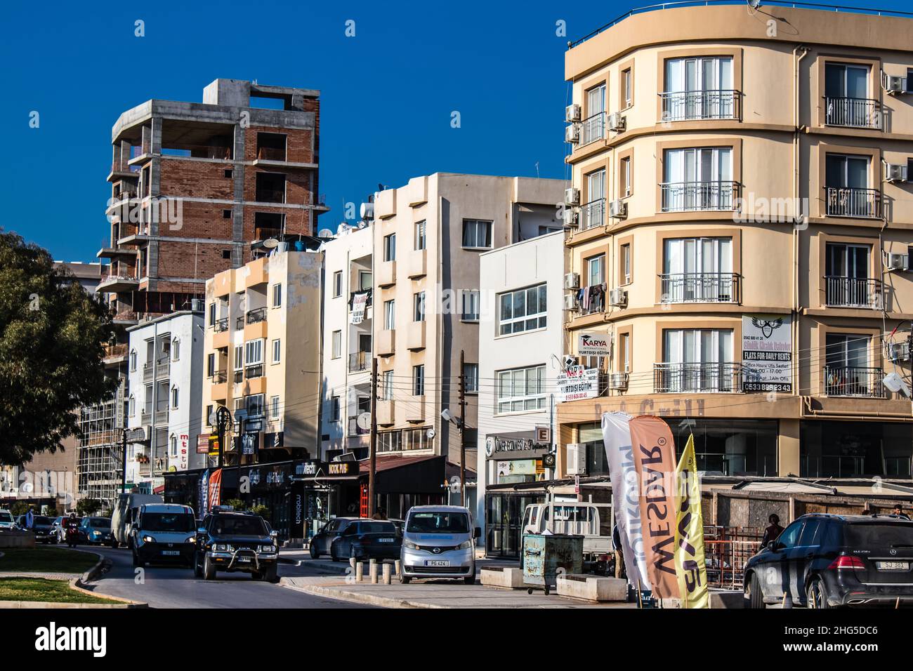 Famagusta, Chypre du Nord - 07 janvier 2022 Cityscape au coeur de ...