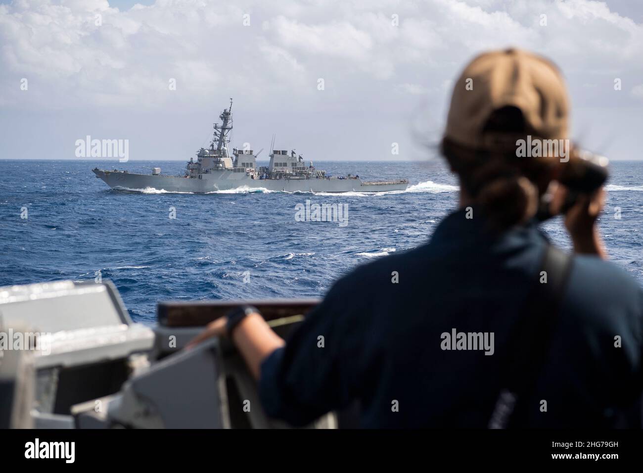 220112-N-TR141-0098 MER DE CHINE DU SUD (JANV12, 2022) le signe Hazel ...