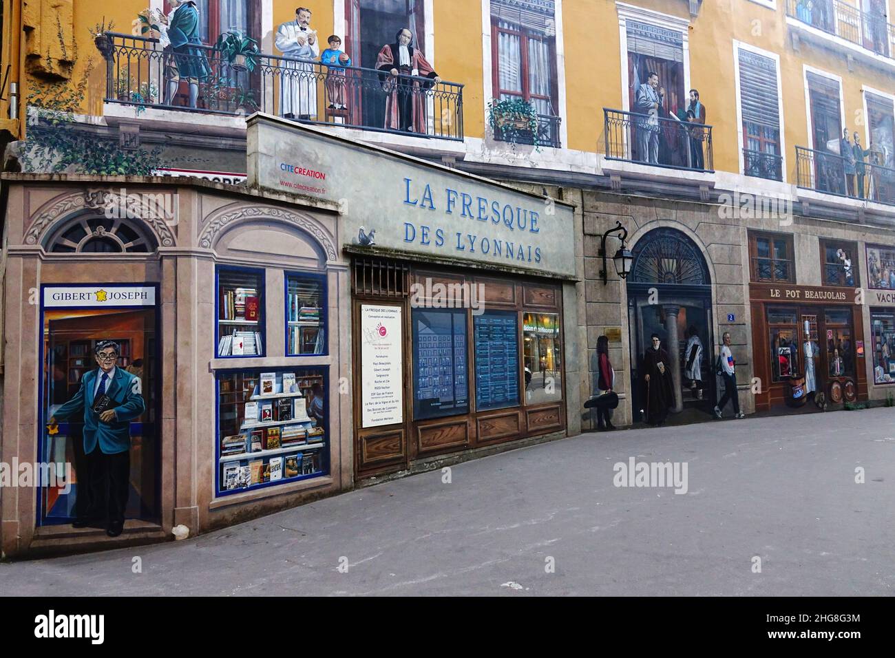 La Fresque des Lyonnais, art dans les murs de Lyon, France Photo Stock ...