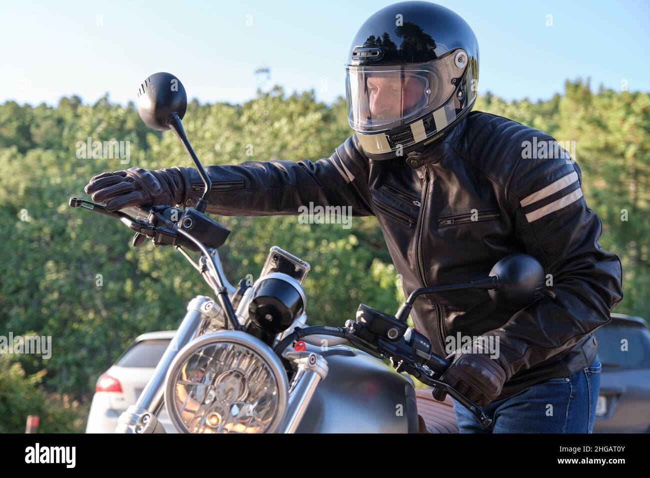 Motard avec casque Banque de photographies et d’images à haute ...