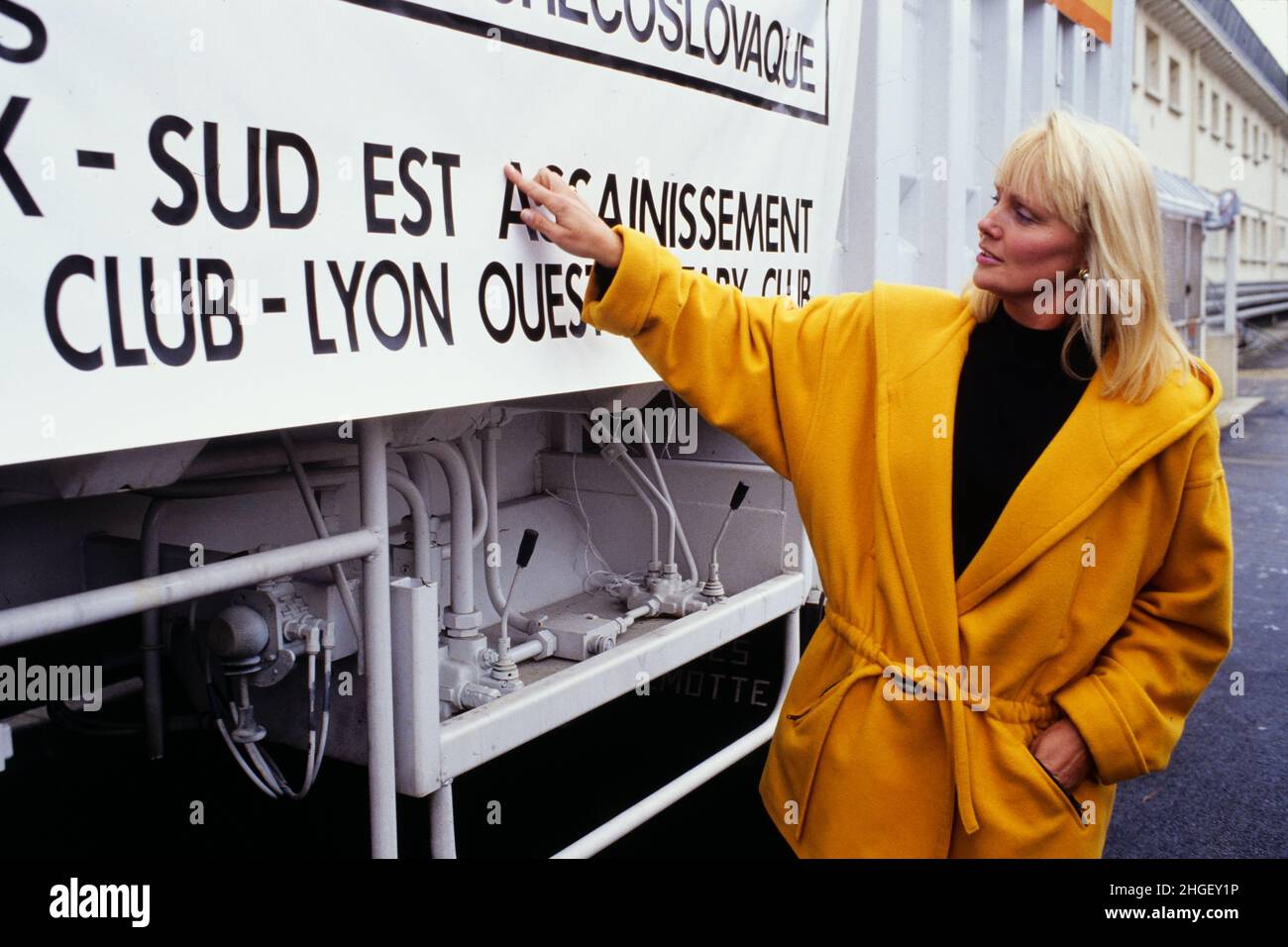 Archives 90ies : Isabelle Forêt, dernière partenaire de Claude François ...