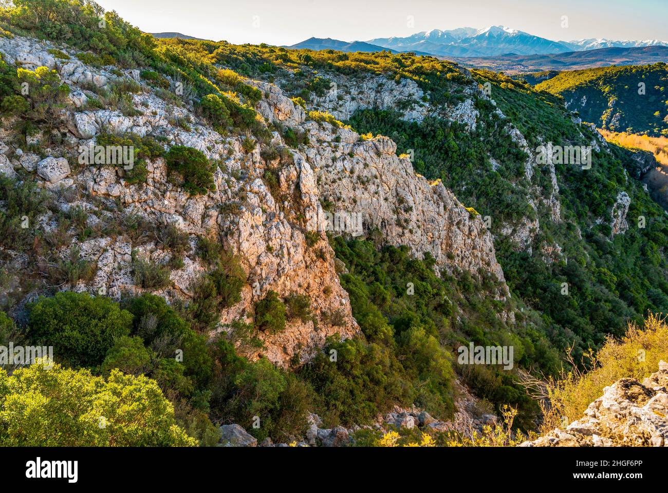Pic du canigou Banque de photographies et d’images à haute résolution ...