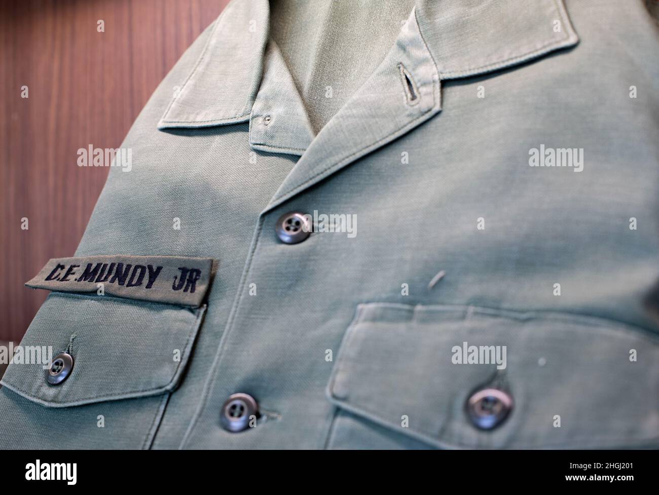 L’uniforme du général Carl E. Mundy Jr. Est exposé avec son vieux ...