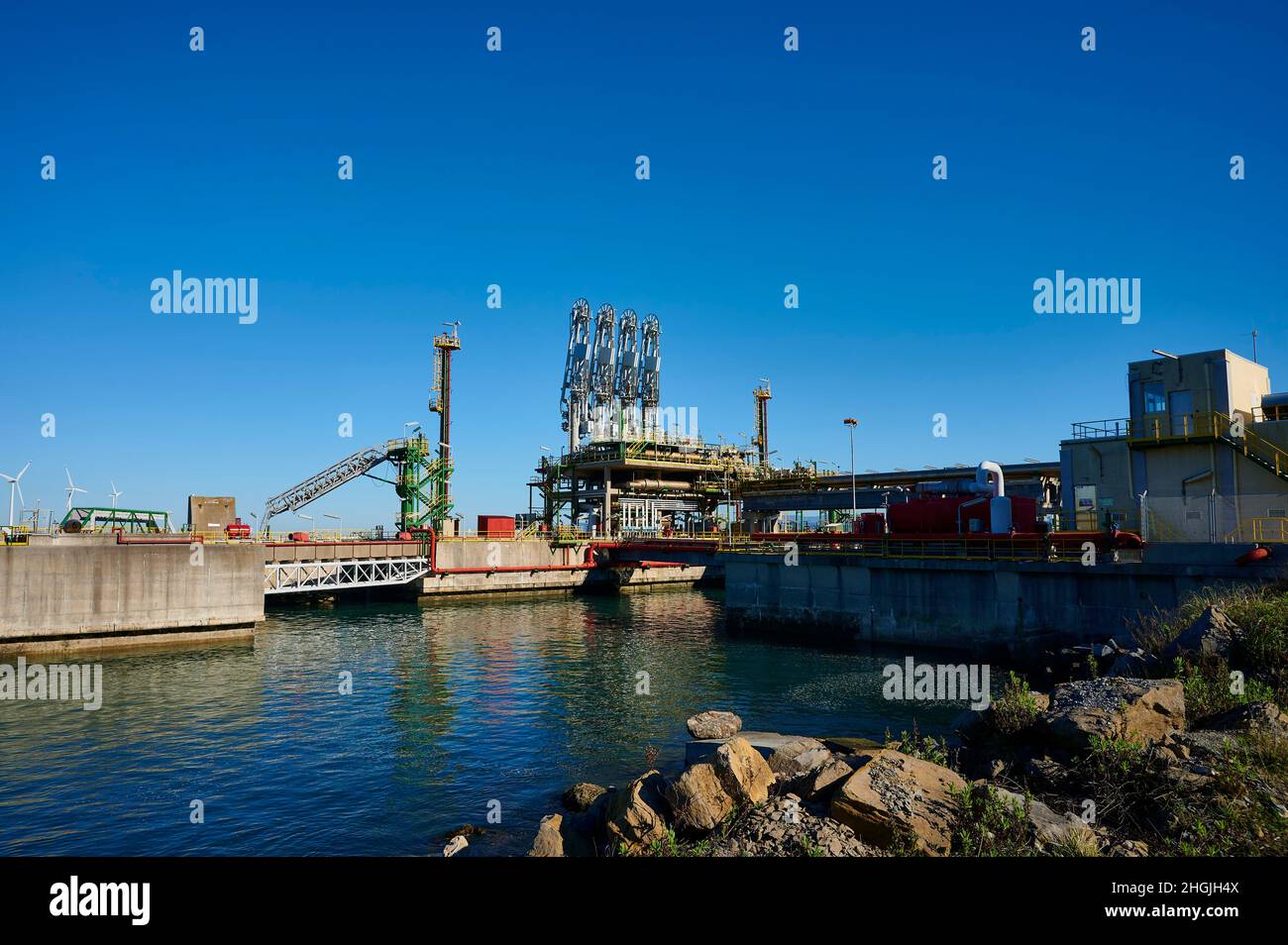 Bilbao port terminal Banque de photographies et d’images à haute ...