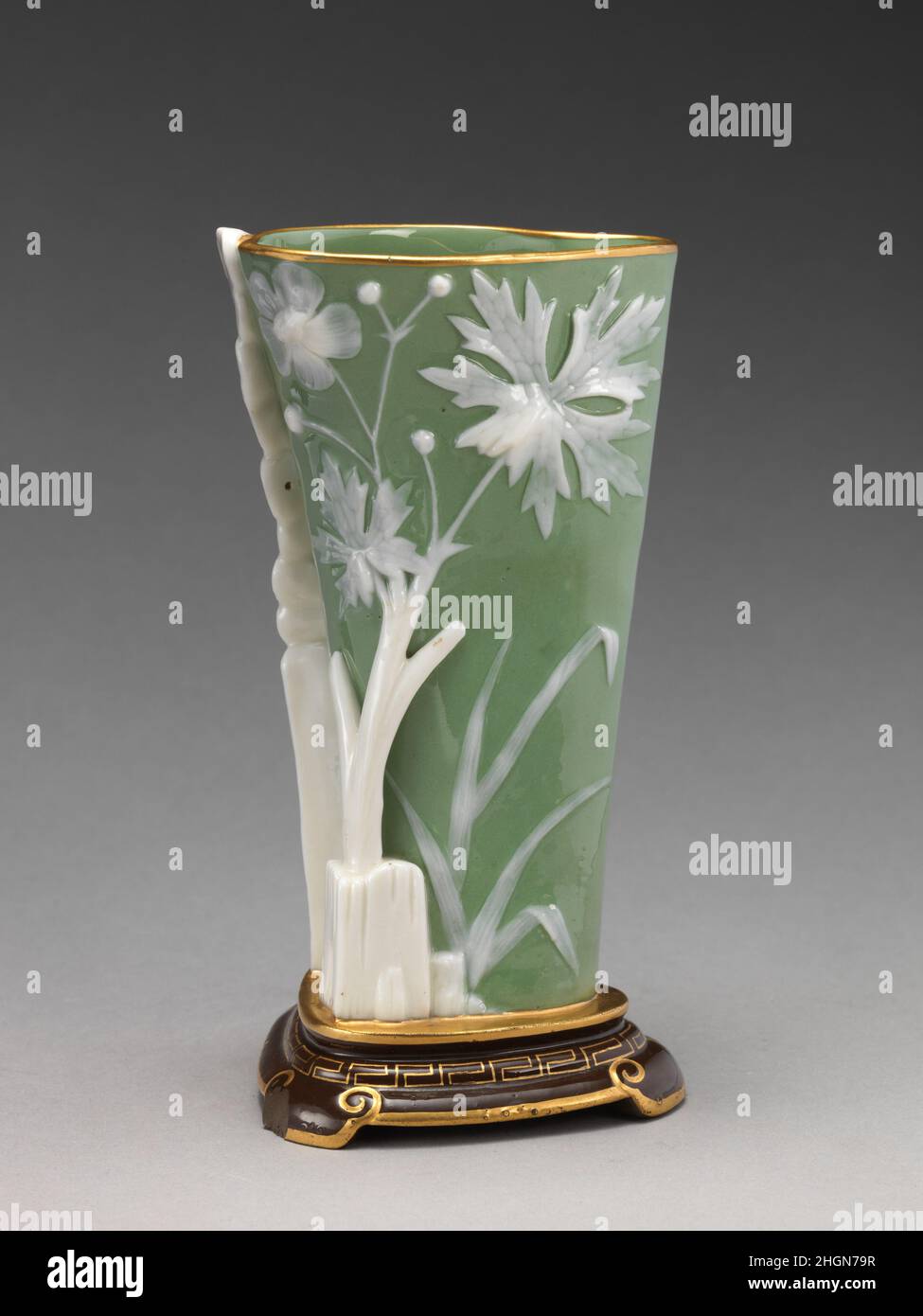 Vase triangulaire 1870s Minton(s) Minton était la plus importante usine ...