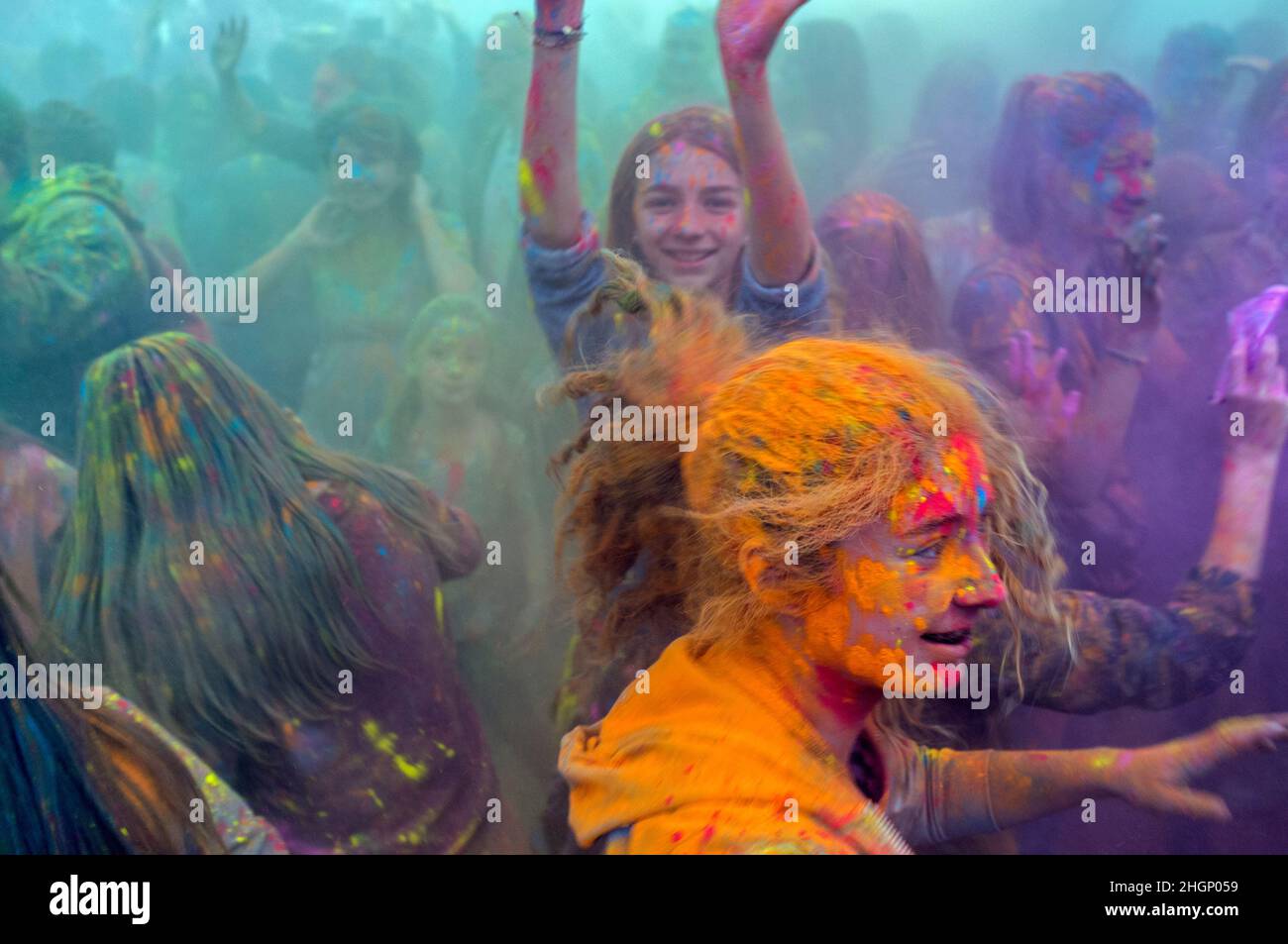 Fête des couleurs de holi Banque de photographies et d’images à haute ...