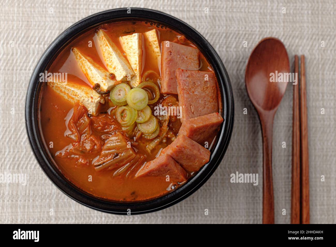 Kimchi stew Banque de photographies et d’images à haute résolution - Alamy
